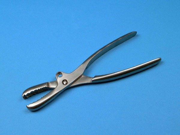 Farabeuf forceps, 23 cm Holtex for £163.26 - Girodmedical